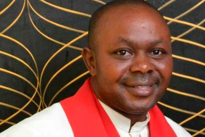 Sacerdote escapa de sus secuestradores en Nigeria | ACI Prensa