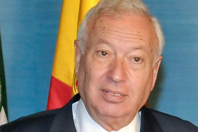 Ministro Margallo pide a Cuba que deje volver a exiliados que viven en ...