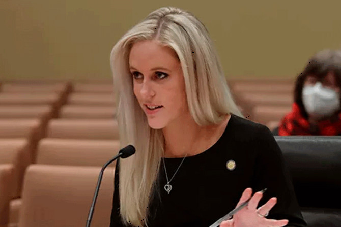 Julie Slama: Senadora católica y provida de Nebraska se vuelve viral ...