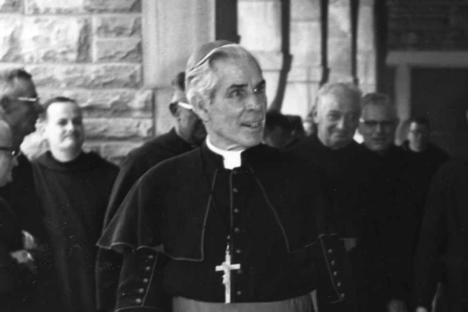 Causa de canonización del Arzobispo Fulton Sheen: Lo que se sabe en ...