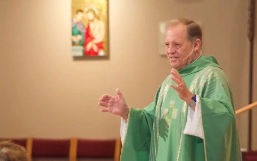 Absuelven a sacerdote ganador de un Grammy que había sido acusado de ...