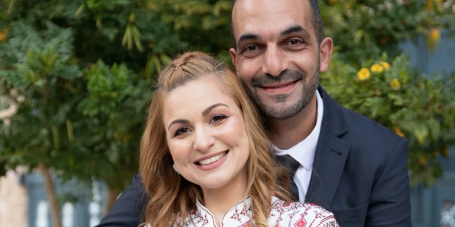 Sol y Ramzi desafían la guerra: Pareja católica se casará en Belén ...